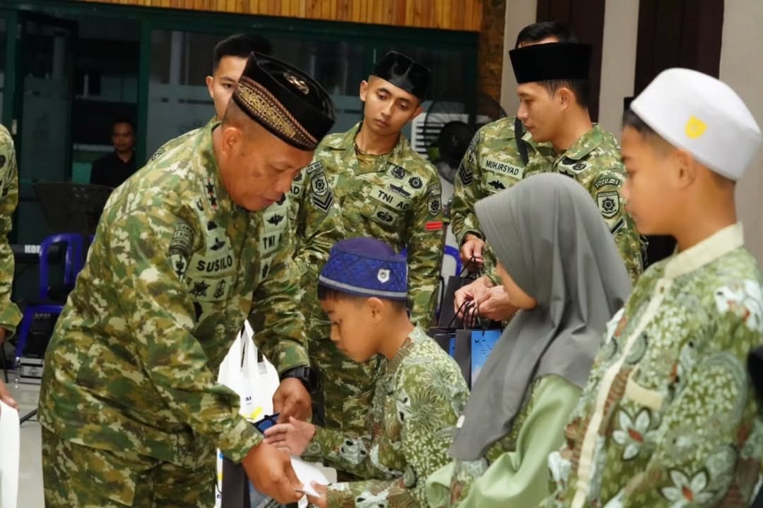 Divif 2 Kostrad Rayakan HUT Ke-64 Kostrad dengan Syukuran Sederhana dan Penuh Makna ...